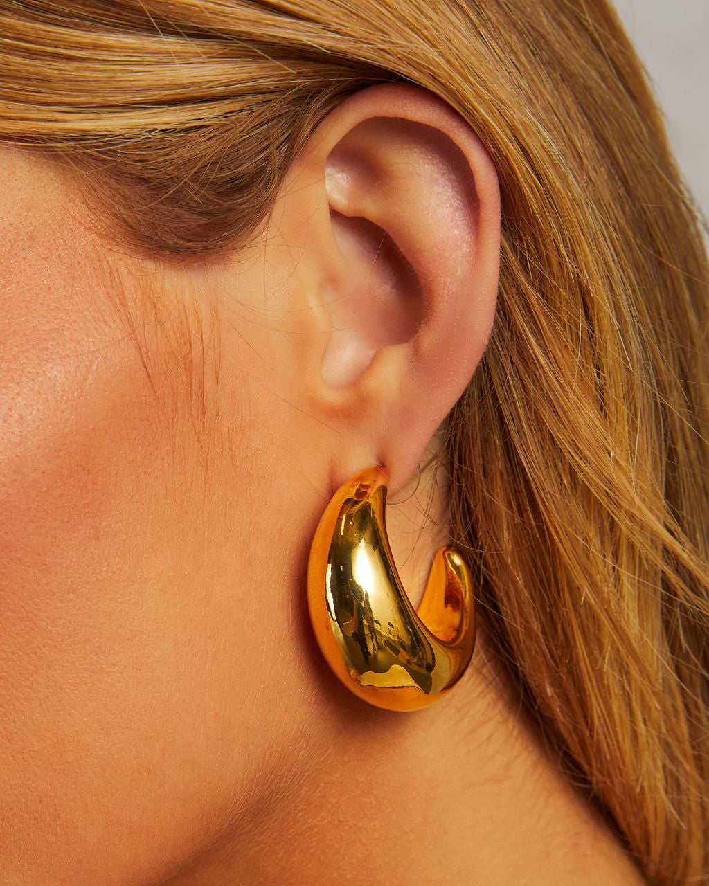 Night Life Crescent Moon Hoop Earrings – VICI